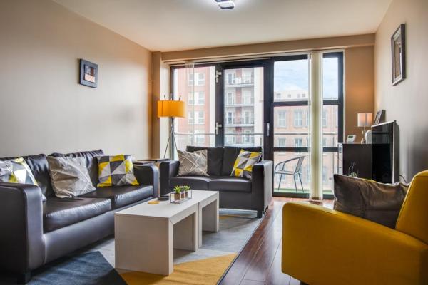 Bright & Spacious 2br City Center - Free Secure Parking L Sleeps Up To 4 - Queen's University Belfast