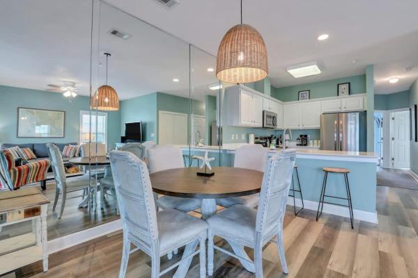 Lovely Tybee Condo Short Walk To The Beach With Lots Of Amenities - Tybee Island, GA