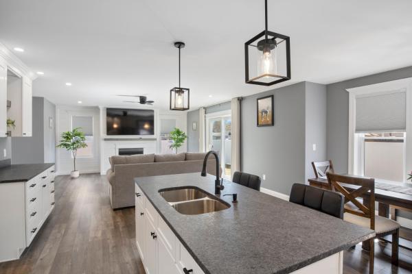 Cool New Dover Home - Dover, NH