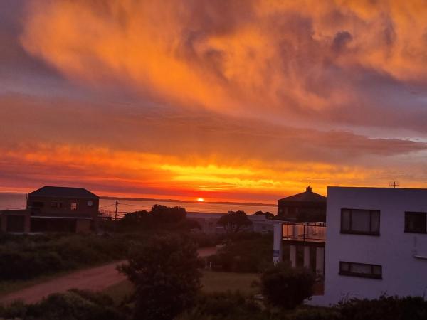 Oceanscrest Seaview Apartment - Pringle Bay
