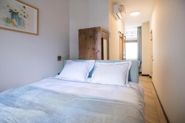 Hotspot Location, Wifi, Bed En Koffie Harmony - Tilburg