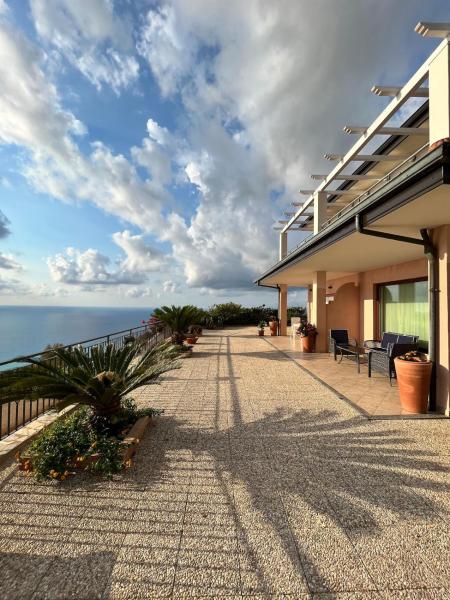 Casa Indipendente Con Vista Mare - Zambrone