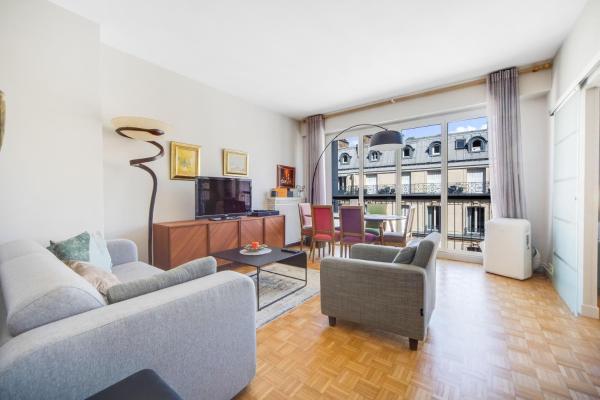 Triangle D Or Champs Elysées - Tour Eiffel - Paris