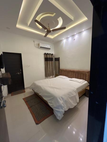 Hotel Shrinath Ji Omkareswar - Omkareshwar