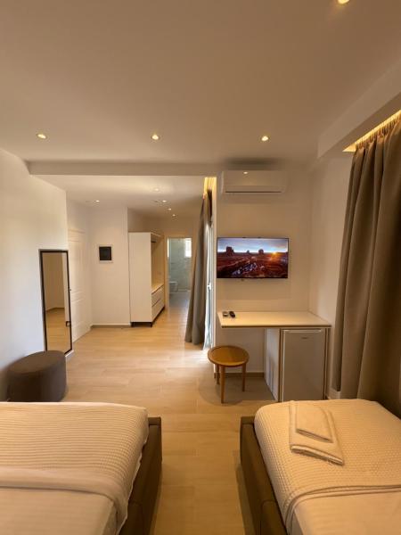 Xhonis Apartments - Kassiopi