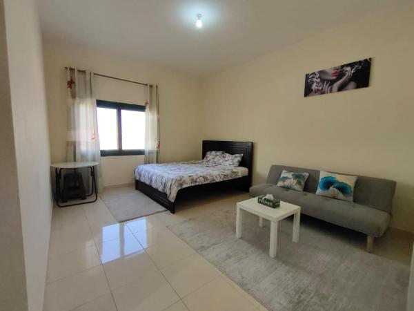 Room With Toilet For Couple With Tv - Abu Dhabi