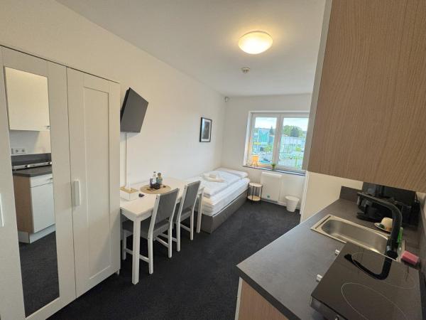 Modernes Studio Mit Holzflair In Zentrumsnähe - Bielefeld