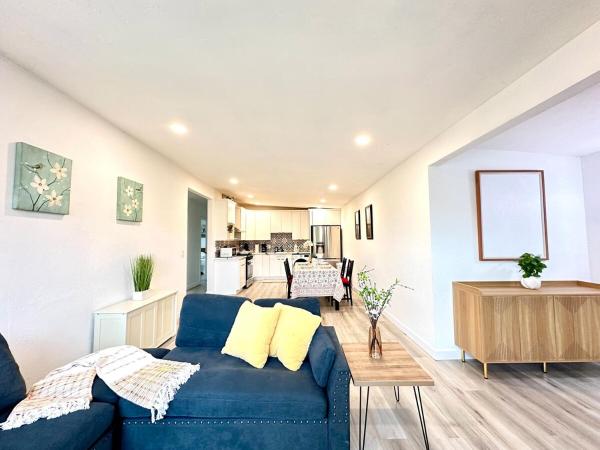 Large 6b3b House In The Center Of Sunnyvale - Santa Clara, CA