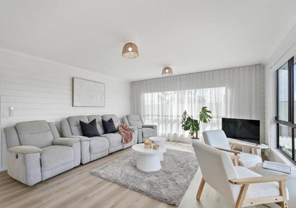 The Beach House - Swansea, Australia