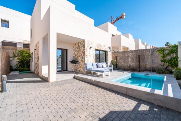 Chalet Con Piscina - Playa Flamenca
