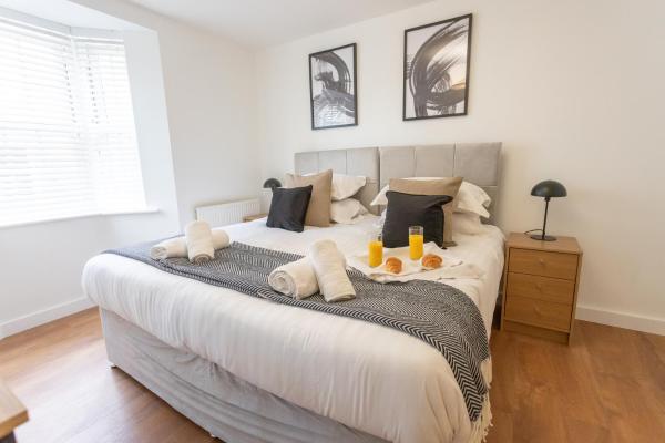 Spacious 2 Bedroom Apartment In Bedford, Near Milton Keynes & Local Business Parks - Bedford