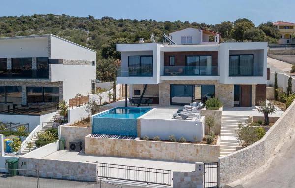 Lovely Home In Razanj - Primošten