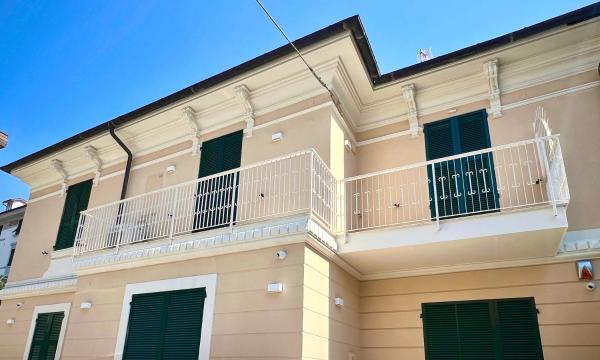 Splendido Trilo Con Posto Auto - Cogoleto