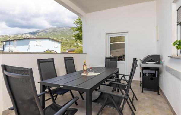 Awesome Apartment In Cesarica With Wifi - Karlobag