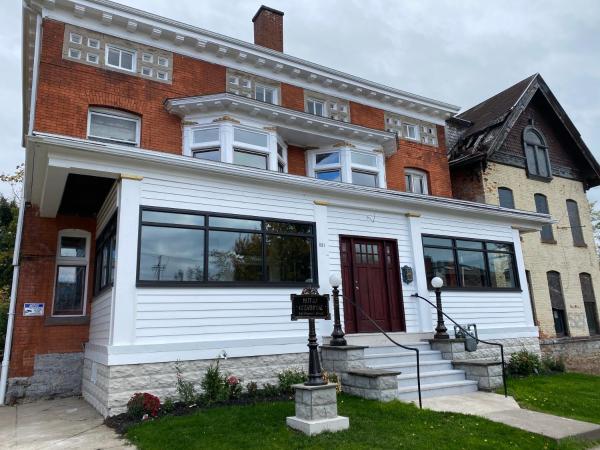 Buffalo Guesthouse - Buffalo, NY