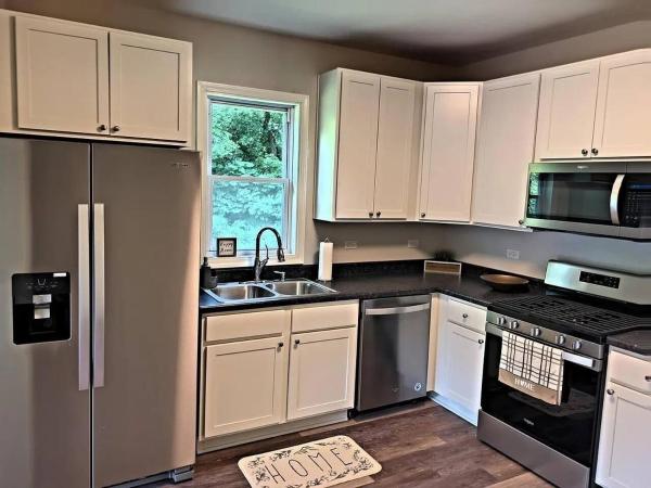 Beautiful Updated Home Near Great Lakes Naval Base - North Chicago, IL