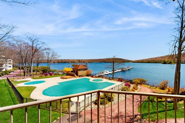 Marvel At Midlake - Albrightsville, PA