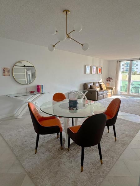 Beachfront One Bedroom In The Tides In Hollywood - Miami Gardens, FL