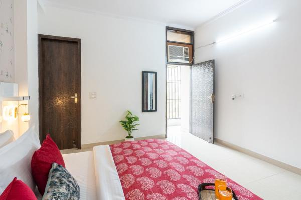 Homlee-vintage 2bhk-fort View-bharat Mandapam-ndls - New Delhi
