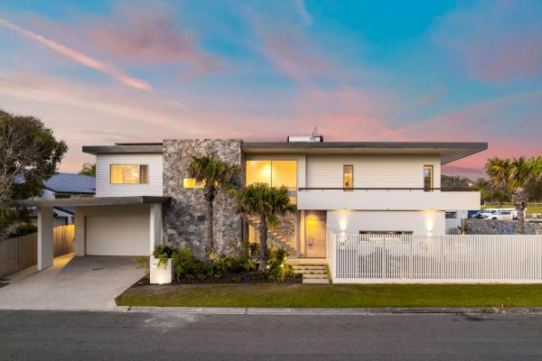 Solana - A Beachside Masterpiece. Winter Escape Special - Free Nights On Us! - Ballina