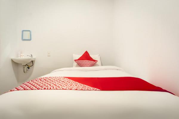 Dancenter Metropolitan Homestay Near Komplek Asia Megamas Medan - Medan