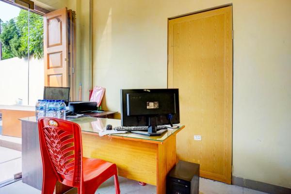 Dancenter Helvetia Near Plaza Millenium Formerly Sunny Inn - Medan