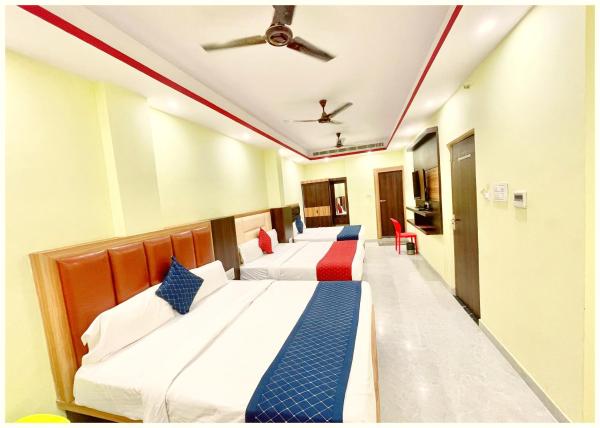 Hotel Laxmi Premium Vilas Near Kashi Vishwanath Temple - Fully Air Conditioned Room-hygiene And Spacious Room - Free Wi-fi - A Top Rated Hotel - Varanasi