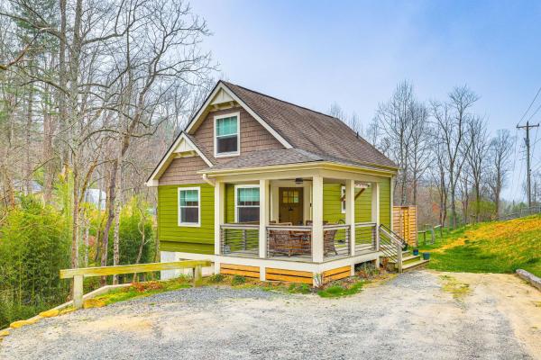 On Farm Charming Hendersonville Retreat! - Hendersonville, NC