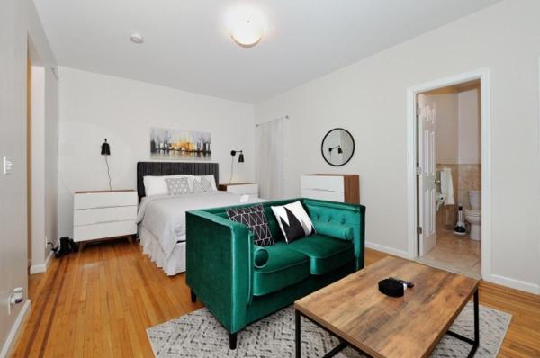 The Lexy Viii Vibe 8645 - Manhattan, NY