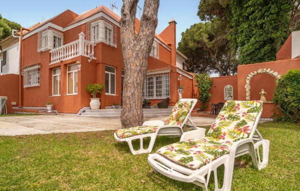 Stunning Home In Chiclana De La Fronter - Novo Sancti Petri