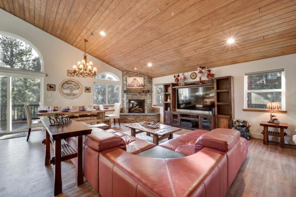 2 Mi To Ski Cabin With Hot Tub And Decks In Truckee! - Donner Lake, CA