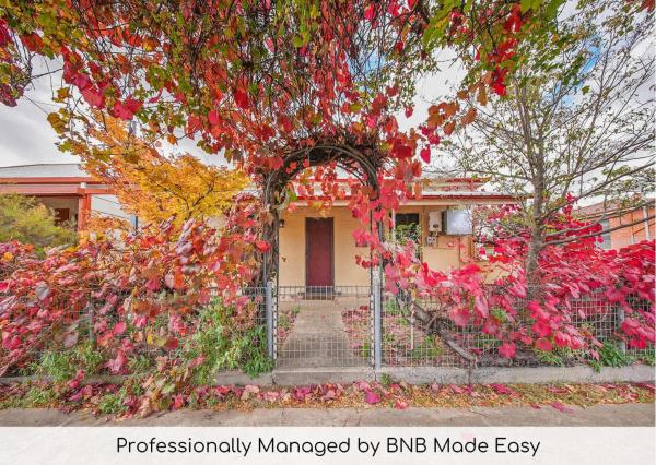 Coachman's Cottage - Cosy Charm, Pets Welcome - Orange