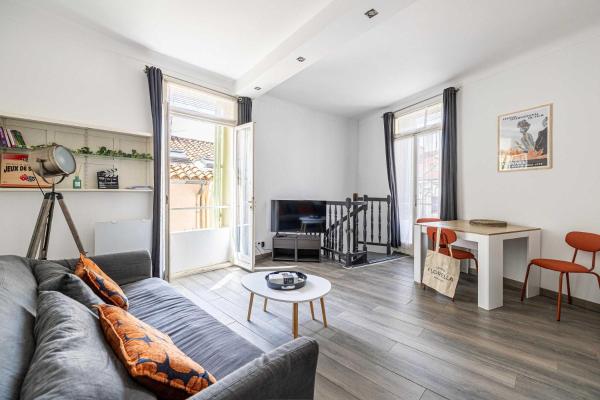 La Maison Du Suquet Duplex Avec Terrasse En Plein Centre - Le Cannet