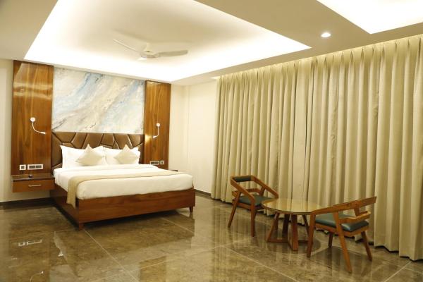 Hotel V K Grand - Kannauj