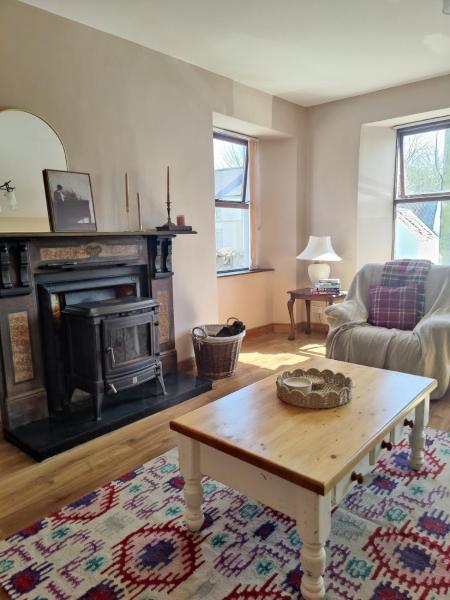 Rustic Pub Stay - 20 Minutes From Killarney! - County Cork