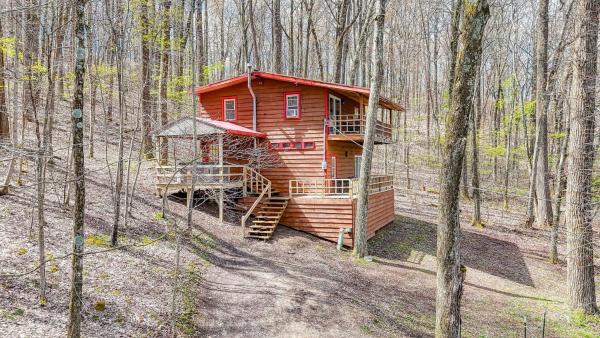 Wyandot Woods - Cedar House - Laurelville, OH