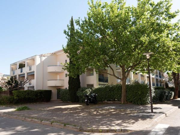 Studio 4 Pers Avec Mezzanine Et Piscine Au Lavandou - Fr-1-803-94 -