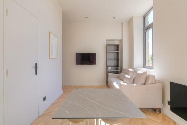 Splendide Studio, Terrasse Ensoleillée, Ecully - Dardilly