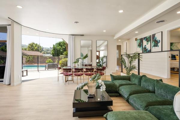 Modern Pool Home 13 Mi From Disney Sleeps 12 - West Covina, CA