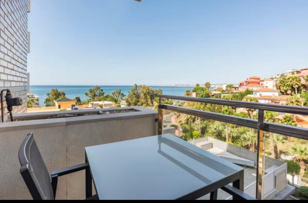 Lujoso Apartamento -Benalmadena Costa Torrequebrada - Benalmádena