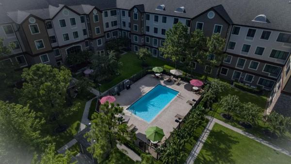 Suite With Pool Access, Free Shuttle, Buffet Breakfast + 24h Business Center - Stafford, TX