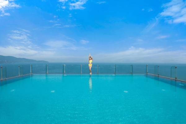 Canvas Danang Beach Hotel - Da Nang
