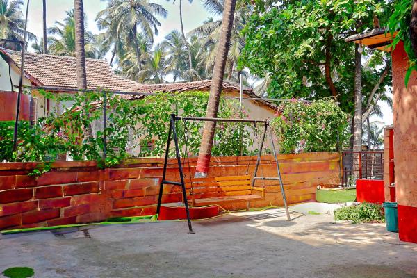 Sam's Outhouse Stay - Mumbai