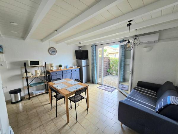 Santolines : Charmante Maisonnette Avec Piscine Proche Etang - Sète