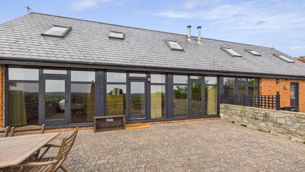 Tithe Barn A Stunning Family Home With Panoramic Views - Portsmouth