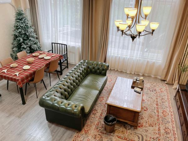 Beijing City Center - 3 Bedroom Duplex Family Apt With Queen Bed - Chaoyang