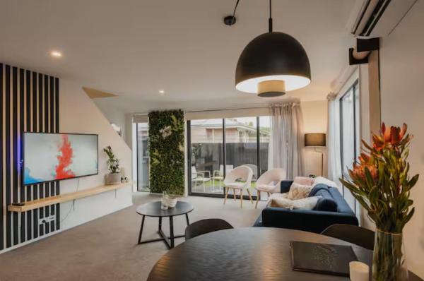 Travellers' Dream Steps From Shops And Close To Airport - Christchurch