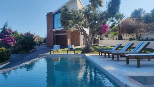 Hermosa Villa En Sentiu - Castelldefels