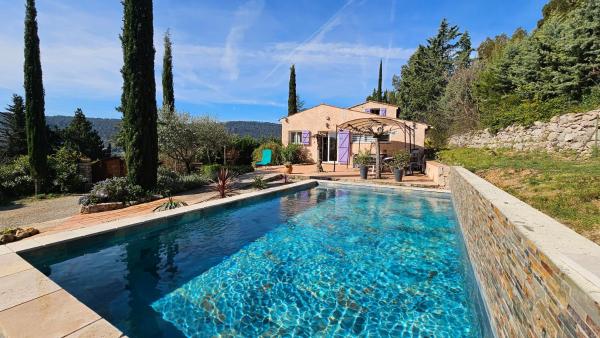 Aux Trois Cyprès Salernes En Provence - Aups