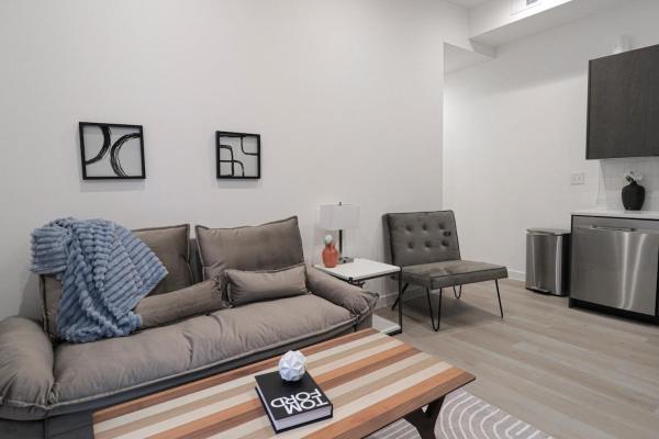 Unit 5 Cozy 1 Bed Room With Queen Bed Plus Sofa Pullout - Washington